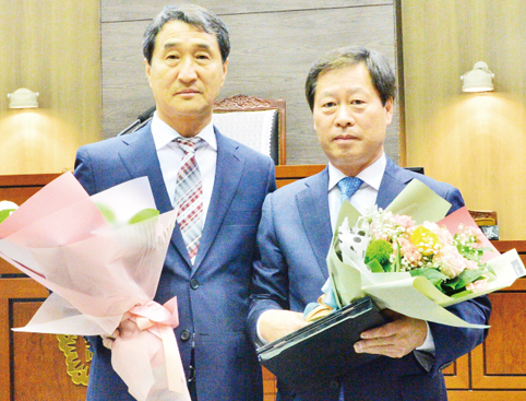 군의회, 장명균 부군수 소통행정 ‘감사패’